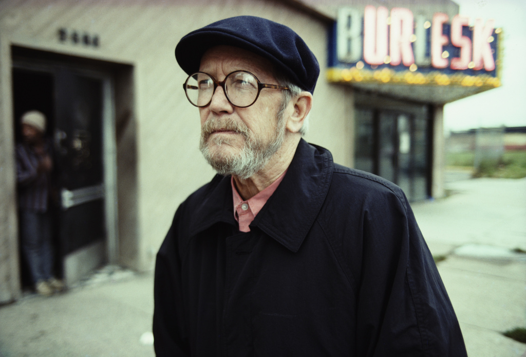 Morre aos 87 anos o escritor Elmore Leonard – Vírgula