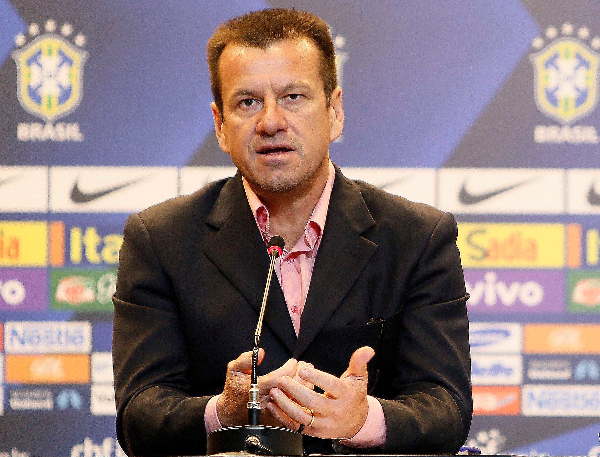 Dunga diz que seleção brasileira precisa reconquistar espaço perdido ...