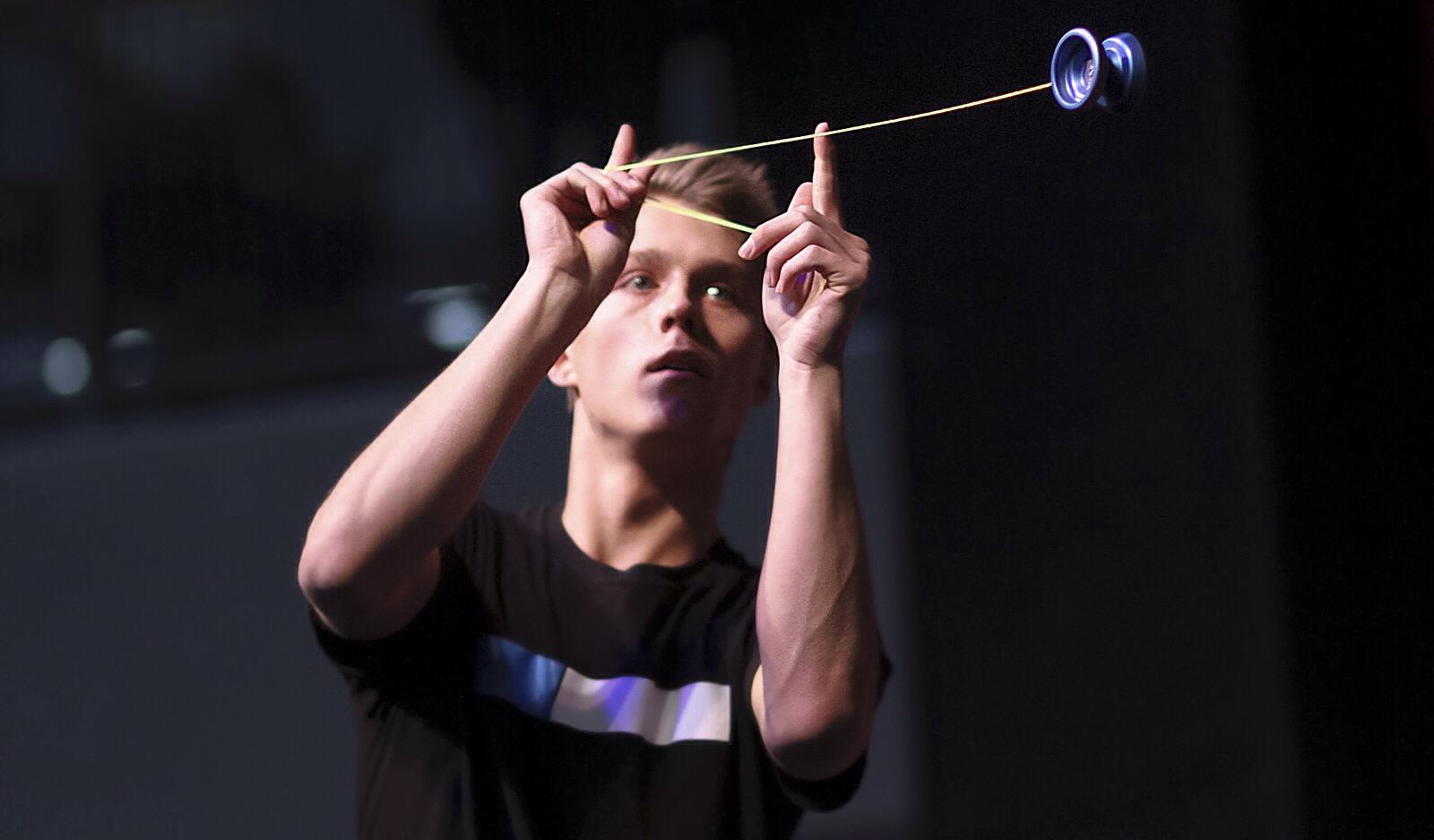 Lembram do ioiô? Veja aqui os incríveis movimentos do campeão mundial ...