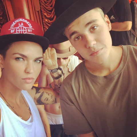 Vem ver por que a Ruby Rose e o Justin Bieber juntos são os melhores amigos do mundo – Vírgula