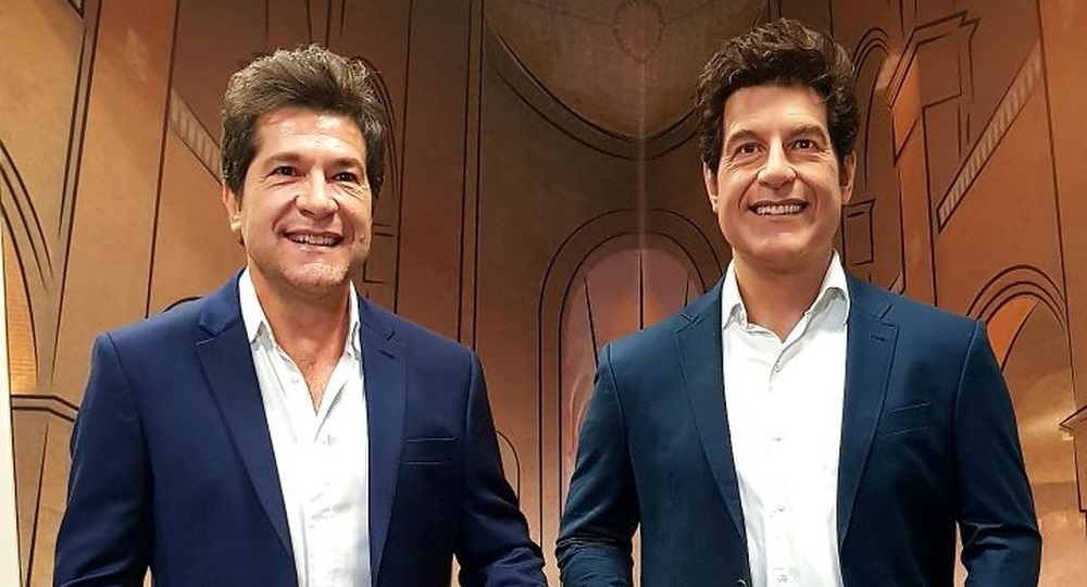 Que momento! Cantor Daniel visita sua estátua de cera pela 1ª vez – Vírgula