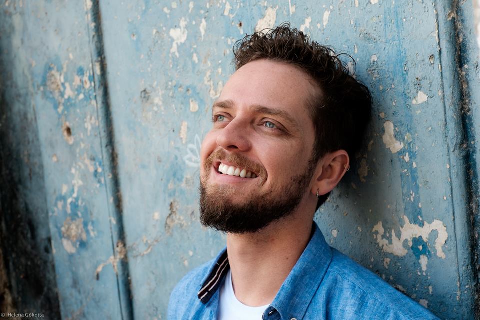 Conheça João Ventura, brasileiro que tocou com Madonna e acompanha ...