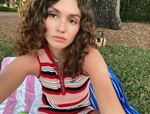 Atriz da Disney, Ronni Hawk é presa por violência doméstica – Vírgula