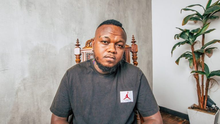 Djonga lança “Nu”, quarto álbum da carreira, e expõe suas contradições ...