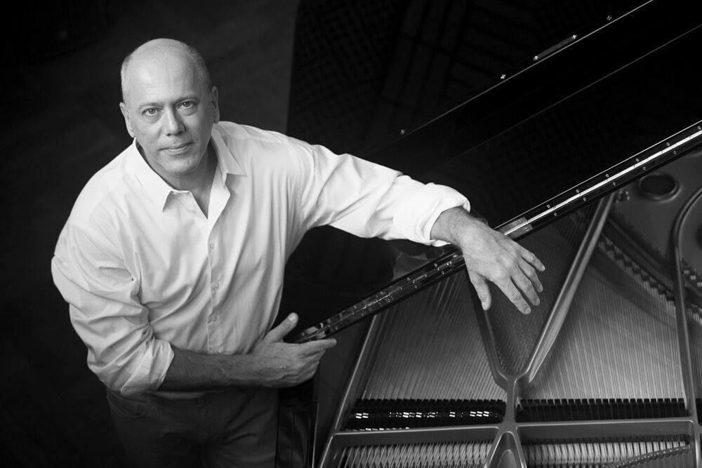 Arte132 encerra a temporada de 2022 com recital de piano com Nahim Marun – Vírgula